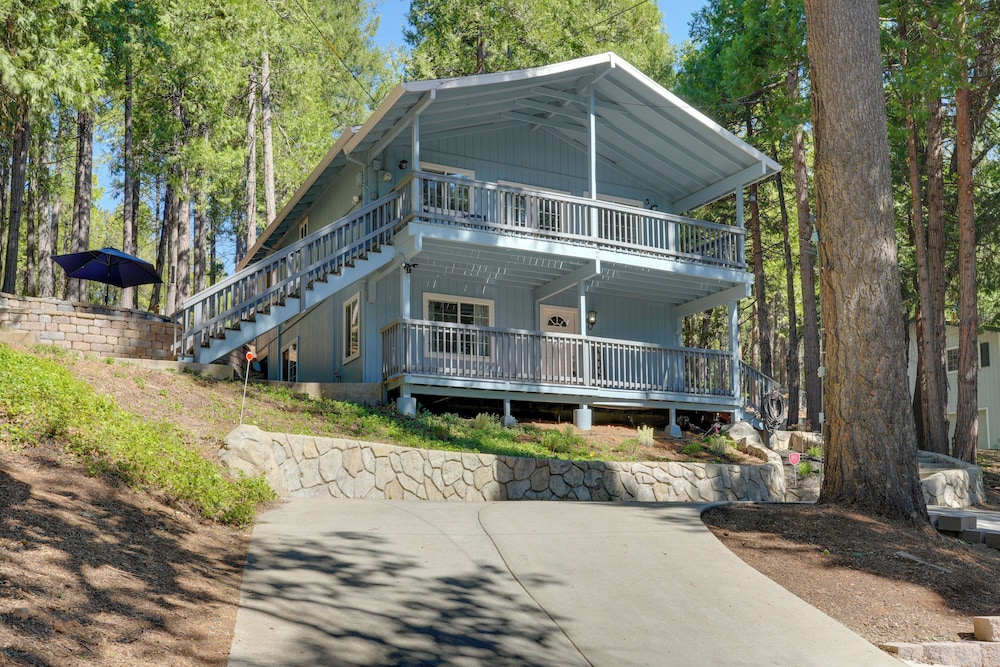 12 Mi To Apple Hill: Family-friendly Cabin Retreat - Pollock Pines, CA