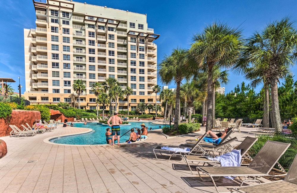 Coastal Condo: Patio & Free Resort Amenities! - Miramar Beach, FL
