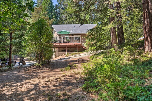 1 Mi To Jenkinson Lake: Apples Chalet W/ Deck - Pollock Pines, CA