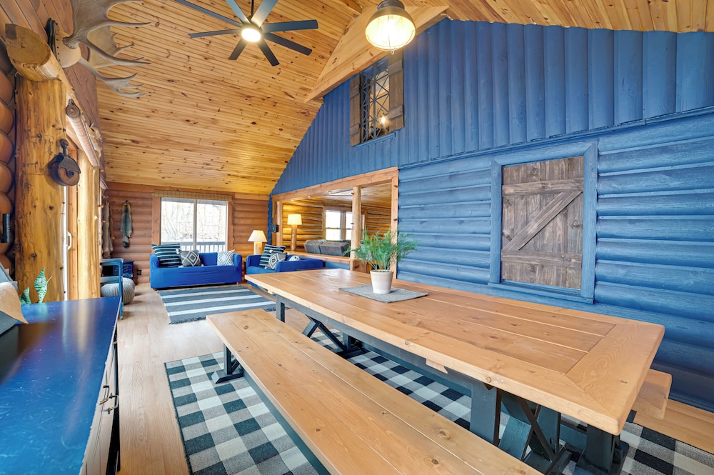 Diamond Lake Waterfront Cabin W/ Deck + Dock! - Caberfae Peaks, MI