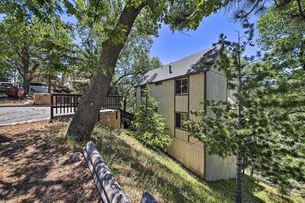 Family Cabin W/ Game Room Near Hiking + Skiing! - Lake Arrowhead, CA