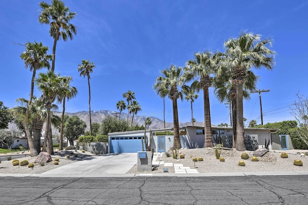 Palm Springs Home W/ Private Pool & Hot Tub! - Palm Springs, CA