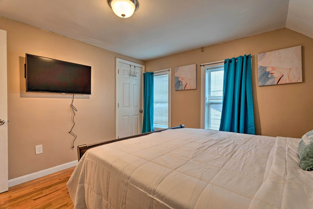 Cozy Third-story Apartment In Dtwn Brockton! - Brockton, MA