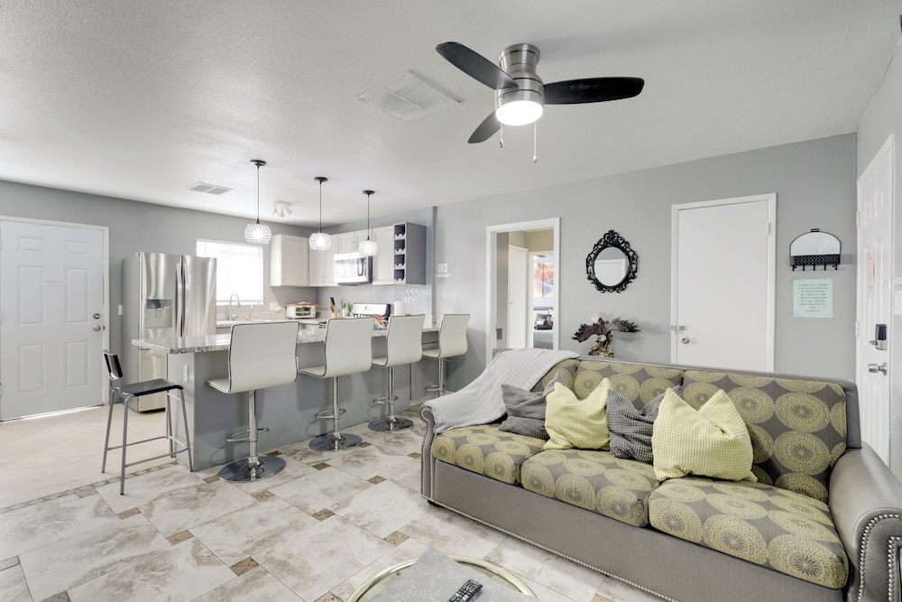 North Las Vegas Hideaway W/ Grill < 10 Mi To Strip - Las Vegas, NV