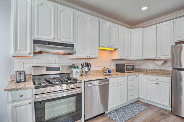 Baltimore Abode, Walk To Cross Street Market! - Parkville, MD