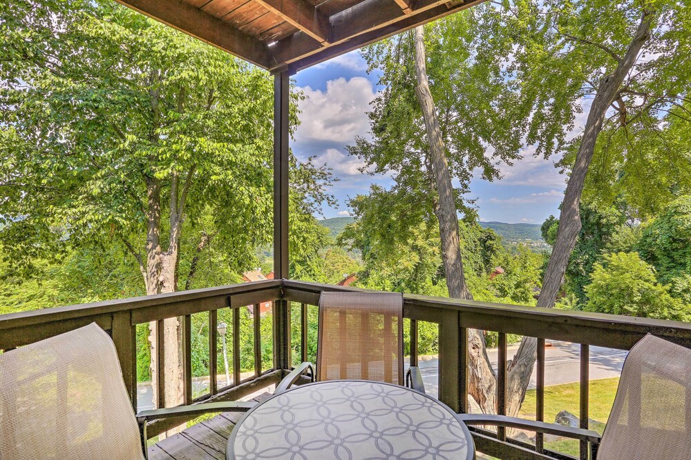 Sun-lit Vernon Condo < 2 Mi To Ski Resort! - Hudson Valley, NY