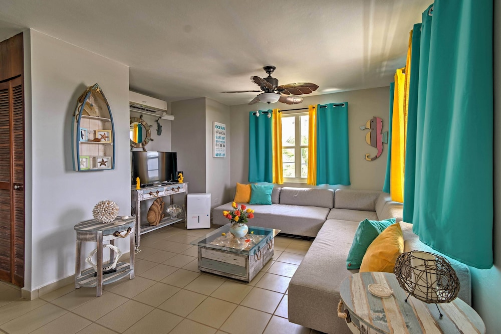 Tropical Caribbean Bungalow W/ Ocean Views & Pool - Manatí