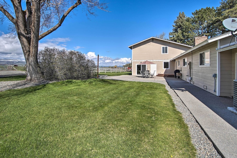 Ellensburg Home W/ Mountain Views On 3 Acres! - Ellensburg, WA