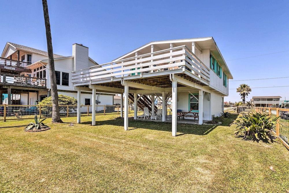 Gulf Coast Views: Stilted Retreat In Galveston! - Galveston