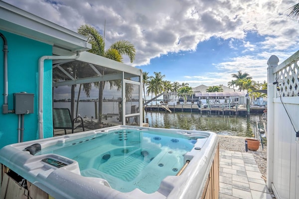 Waterfront Matlacha Home W/ Hot Tub & Grill! - Sanibel Island, FL