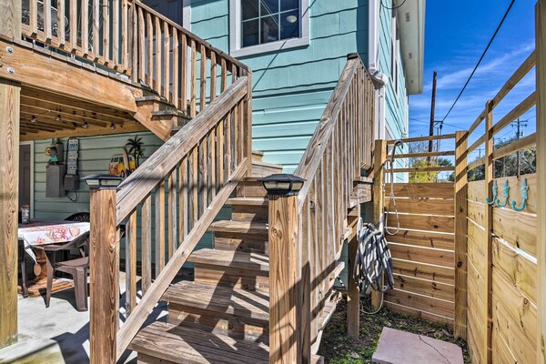 Galveston Retreat W/ Backyard & Patio! - Galveston