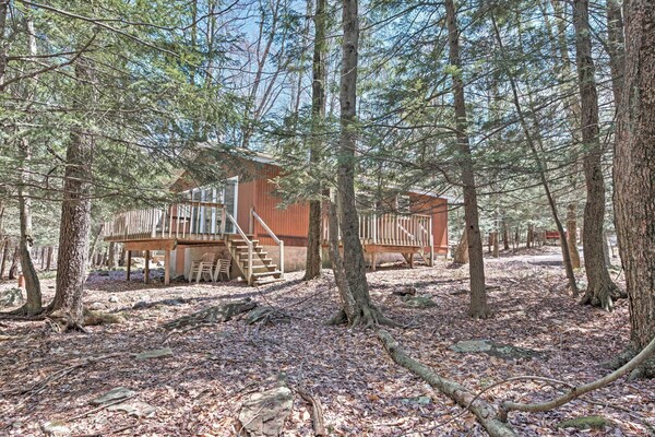 Creekside Arrowhead Lake House W/ Dock & Canoe! - Gouldsboro Lake, PA