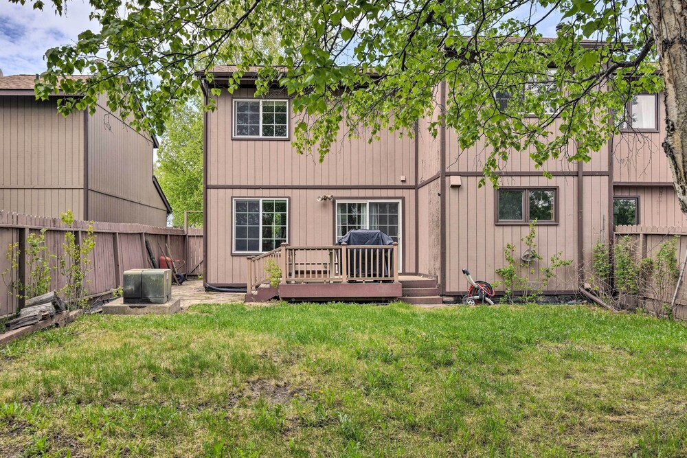 Pet Friendly Anchorage Retreat W/ Deck & Yard - Alaska