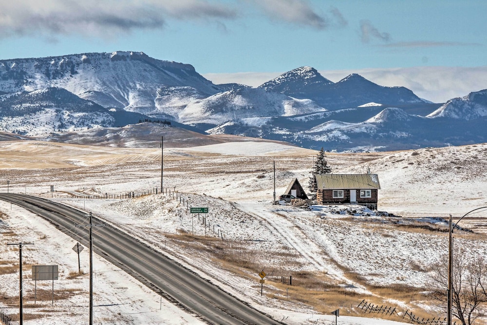 Remote Wolf Creek Cabin - Wide Open Spaces! - Montana