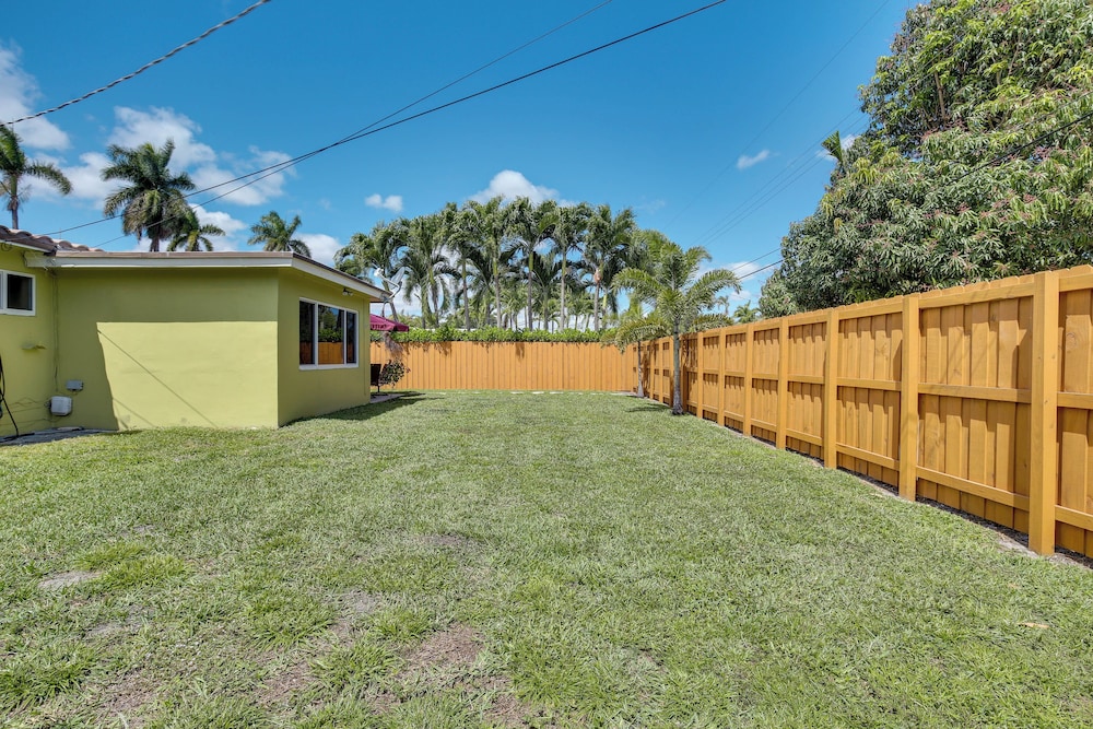 Hollywood Vacation Rental ~ 4 Miles To The Beach - Dania Beach, FL