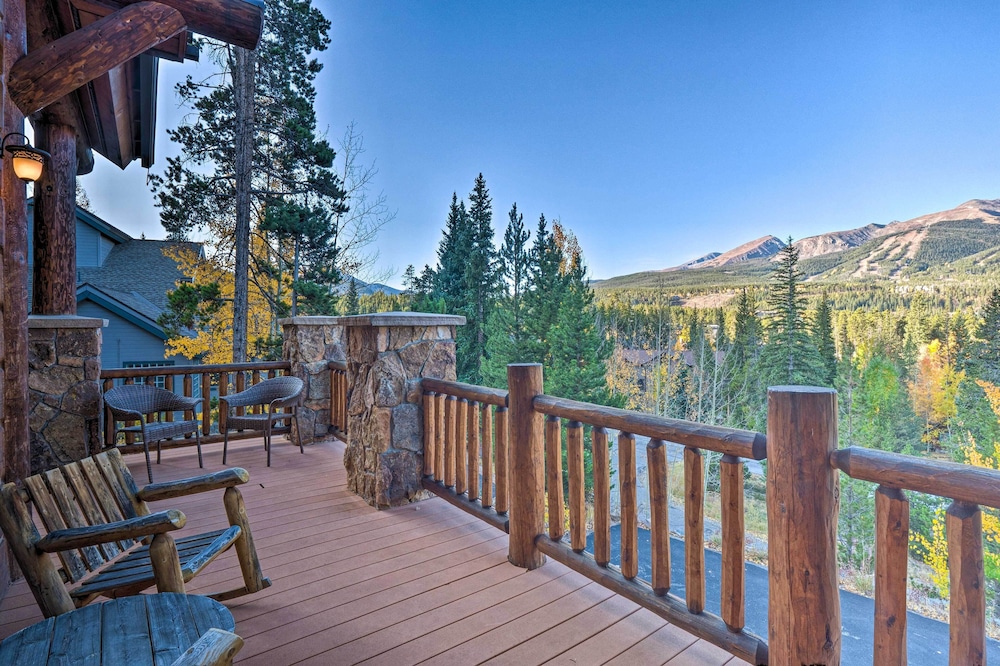 Hilltop Breck Home: Hot Tub, Views & Walk To Town - Breckenridge, CO