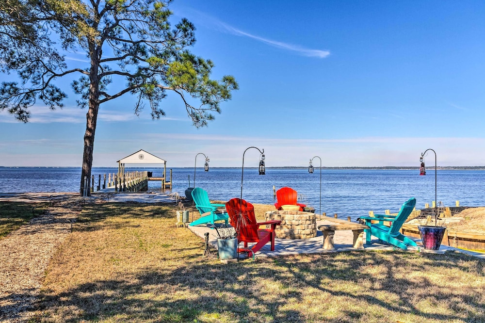 East Bay Vacation Rental W/ Dock! - Navarre, FL
