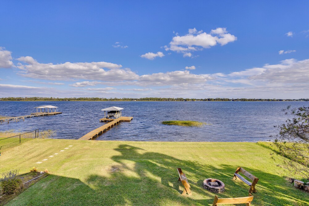 Lakefront Home W/ Game Room, Kayaks, & Fire Pit - Lake Placid, FL