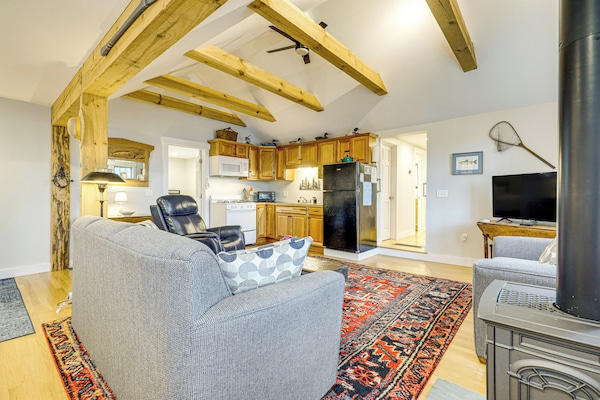 Ski & Hike! New London Cottage W/ Beach Access - New London, NH
