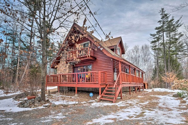 Secluded Johnsburg Retreat W/ Hot Tub & Fire Pit - State of New York