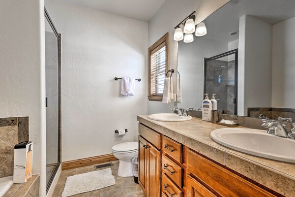 Luxe Rocky Mtn Retreat W/ Hot Tub - By Winter Park - Colorado