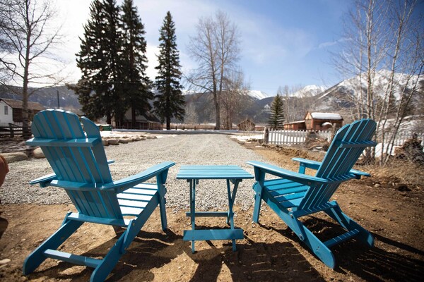 Lake Cabin W/ King Bed, Foodie Kitchen, & Views - Twin Lakes, CO