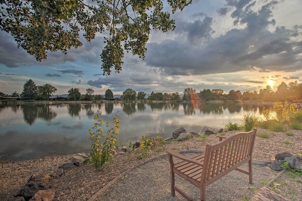 Private Lake: Home W/ Large Yard In Denver! - Denver, CO