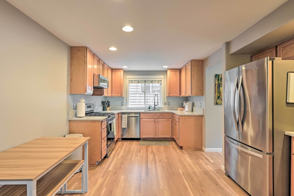 Pet-friendly Seattle Townhome < 1 Mile To Lake! - Greenwood - Seattle