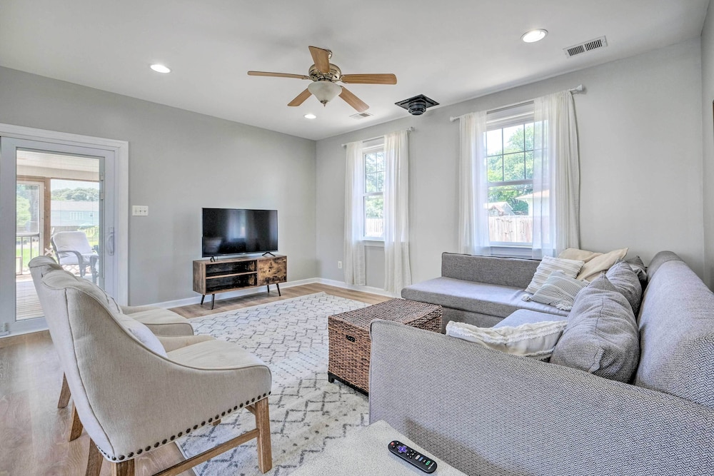 Idyllic Pasadena Retreat With Garden + Hot Tub! - Baltimore, MD