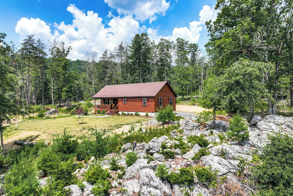 Secluded Mountain Cabin In Wardensville! - West Virginia