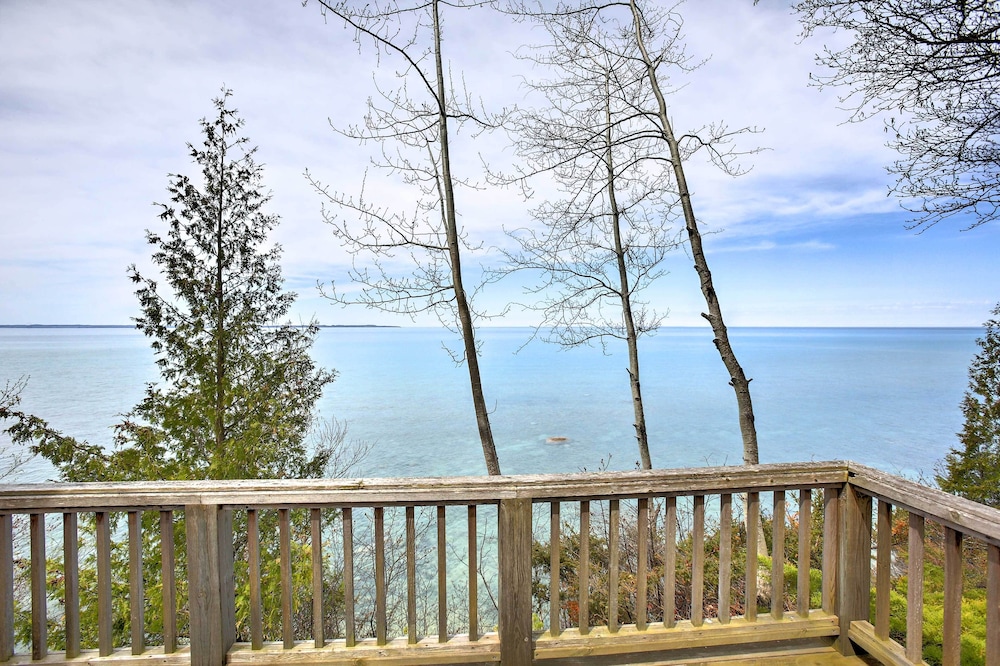 Gorgeous Charlevoix Home On Lake Michigan! - Torch Lake, MI
