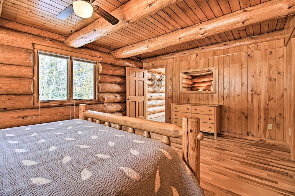 Lakefront Log Cabin W/ Dock ~ 9 Mi To Lutsen Mtn - Lutsen, MN