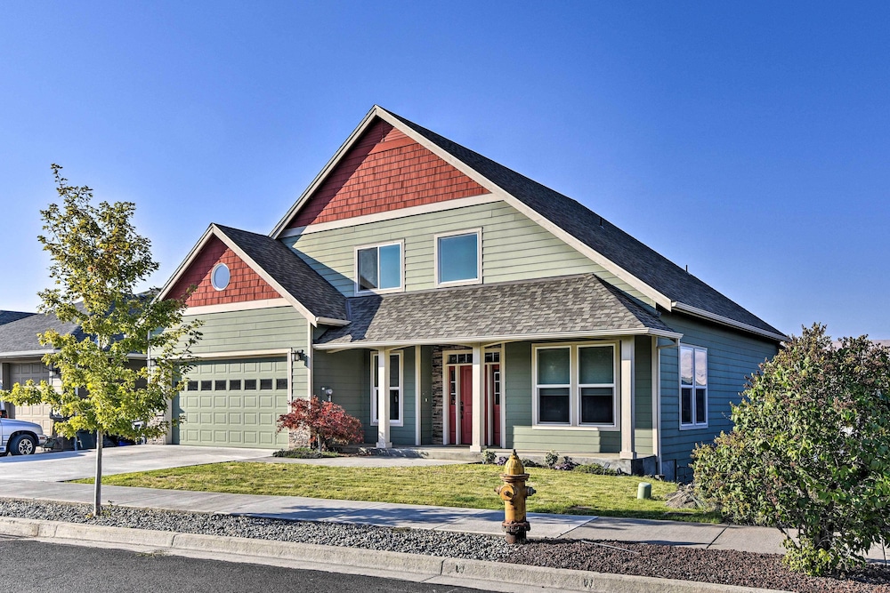 Incredible Oregon Retreat W/ Private Hot Tub! - The Dalles, OR