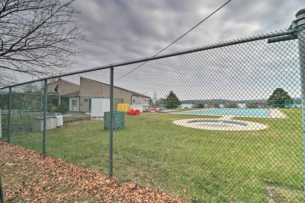 Near Hiking & Skiing: Albrightsville Home W/ Deck! - Pocono Mountains, PA