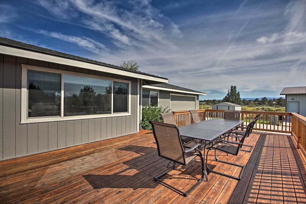 Updated Farmhouse W/ Deck On Central Oregon Canal! - Bend, OR