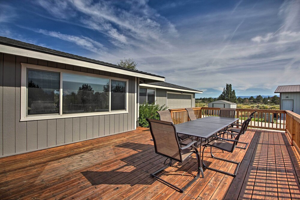 Updated Farmhouse W/ Deck On Central Oregon Canal! - Bend, OR