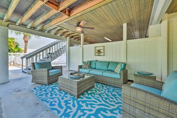 Canal-front Gem W/ Pool & Hot Tub In Anna Maria - Anna Maria Island, FL