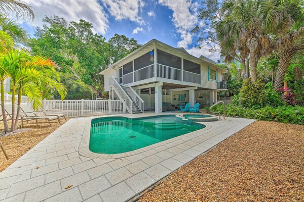 Canal-front Gem W/ Pool & Hot Tub In Anna Maria - Anna Maria, FL