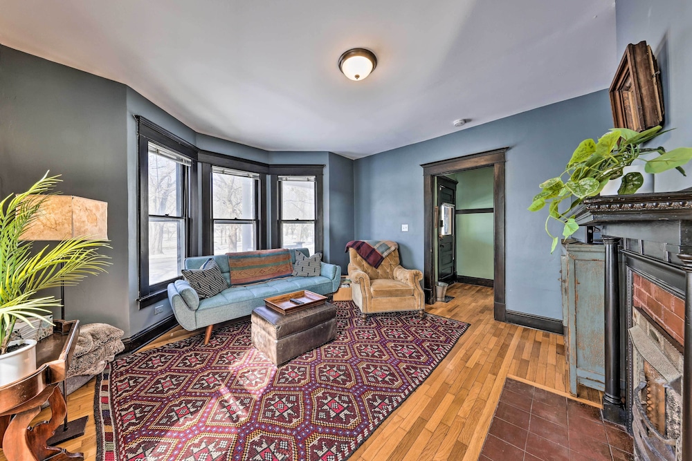 Newly Renovated Home Close To Dtwn Lawrence! - Lawrence, KS
