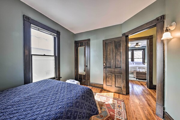 Newly Renovated Home Close To Dtwn Lawrence! - Lawrence, KS
