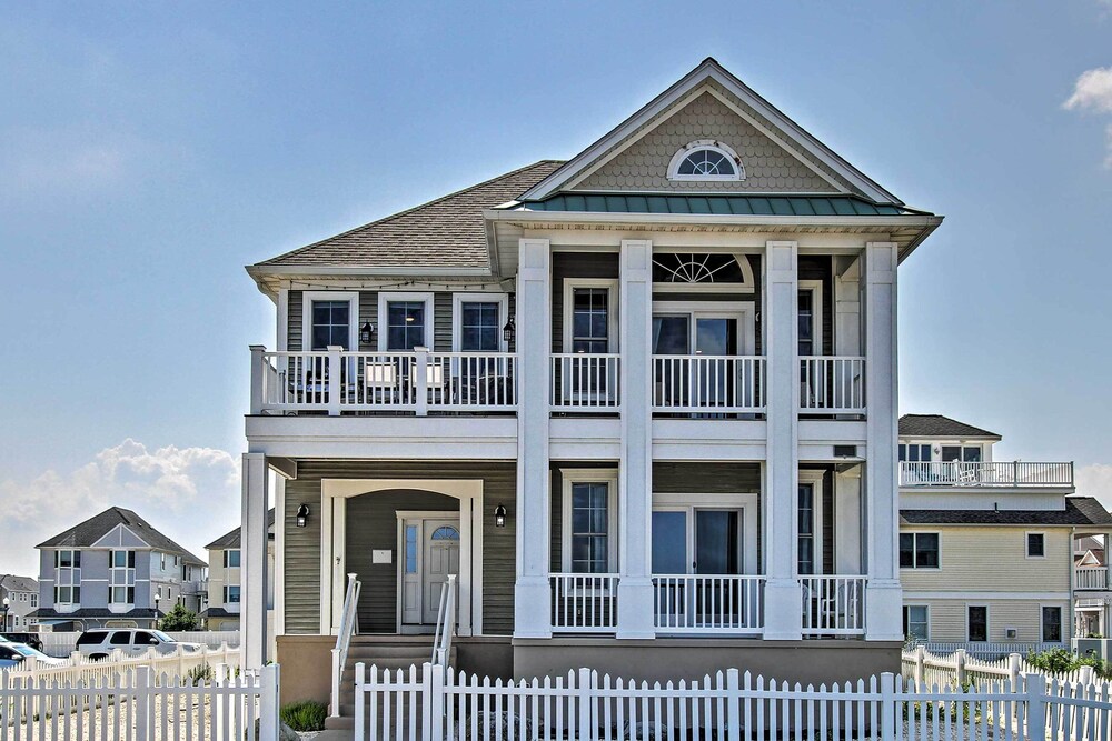 Idyllic Oceanfront Home On Atlantic City Boardwalk - Atlantic City, NJ