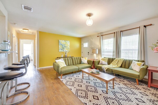 Welcoming Home ~ 6 Mi To Downtown San Antonio! - Green Acres Golf and Games - San Antonio