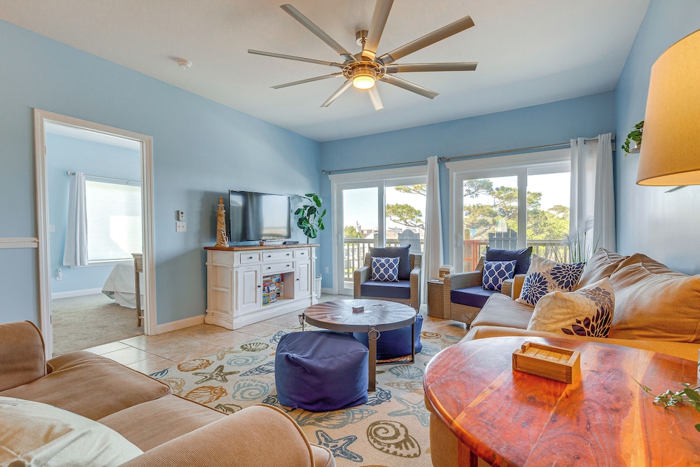 Water View Dauphin Island Condo W/ Boat Slips - Public Beach, AL