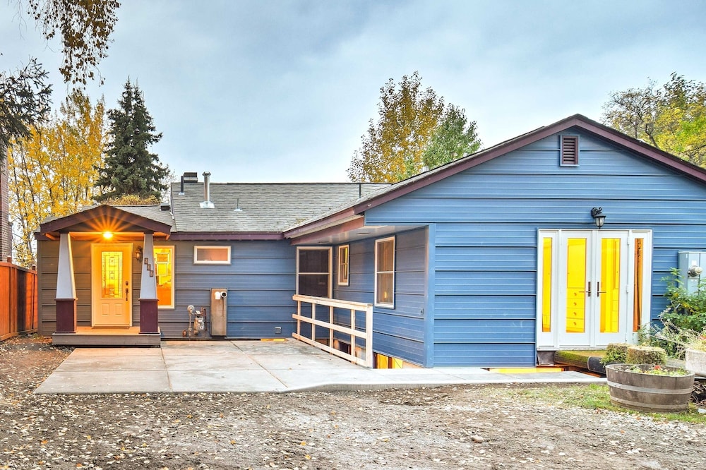 Downtown Anchorage Home, 1 Block To Coastal Trail! - Anchorage, AK