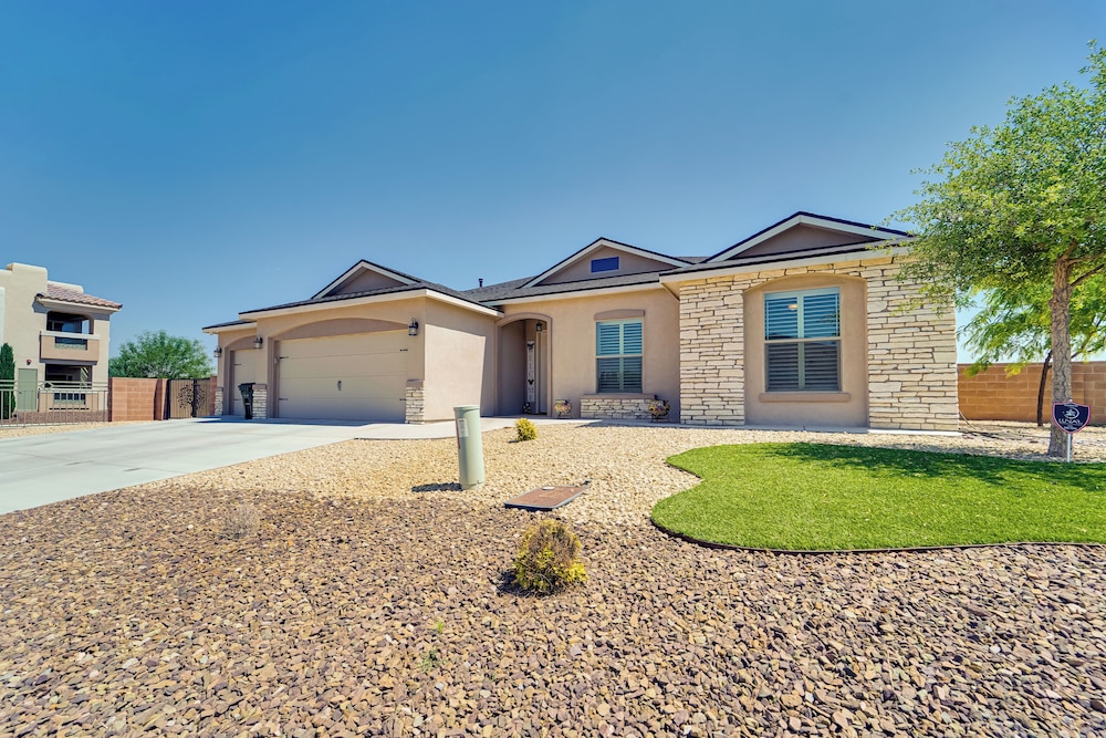 Carlsbad Retreat W/ Fire Pit & Fenced Yard! - Carlsbad, NM