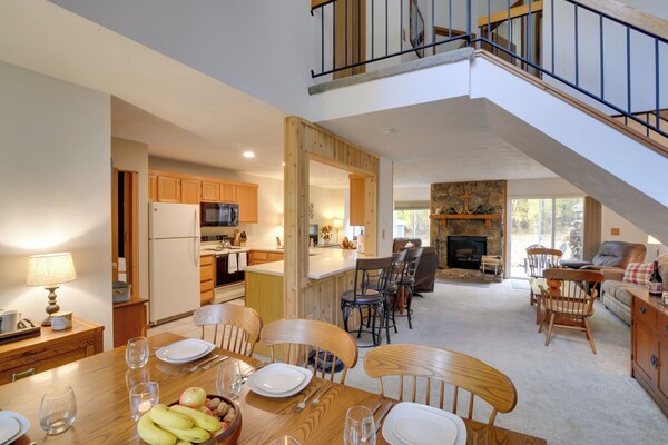 Charming Hidden Valley Resort Home: Walk To Slopes - Pennsylvania