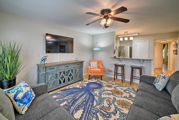 Corpus Christi Condo W/ Pool Access, Walk To Beach - North Padre Island, TX