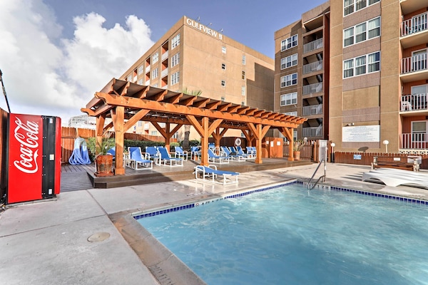Steps To Beach: Beach Haven W/ Shared Amenities - Beach Park At Isla Blanca, South Padre Island