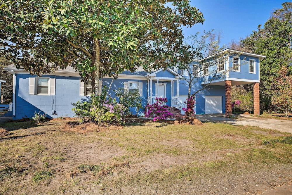 Spacious Mount Pleasant Home: 5 Mi To Beach - Folly Beach, SC
