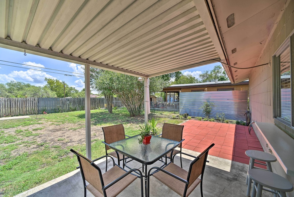 Cozy San Antonio Family Home: 3 Mi To Lackland Afb - San Antonio, TX